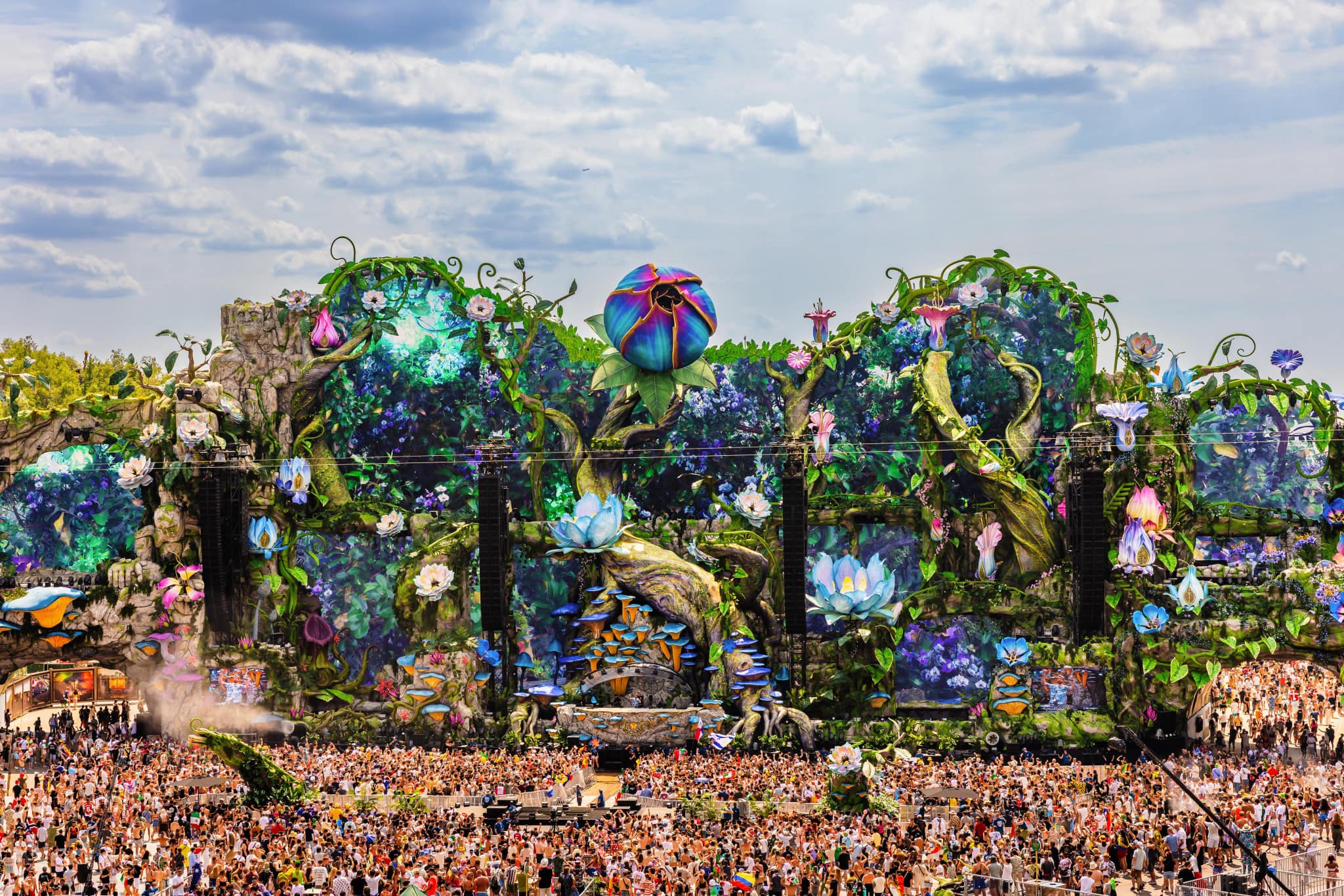 Tomorrowland 2025 Full Line-up | Epic Tones